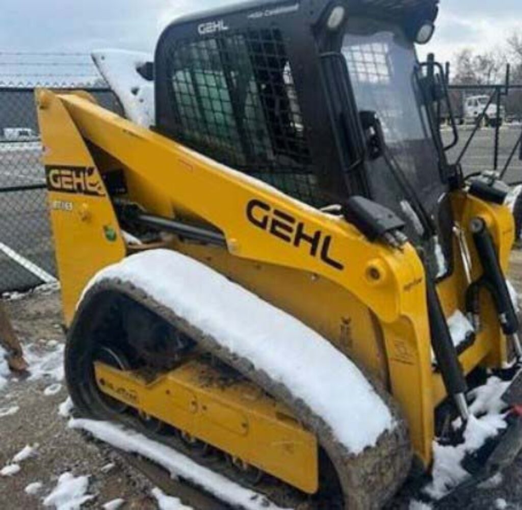 [Auction]: 2025 Gehl RT165 Loader | Ohio | damaged | CAG
