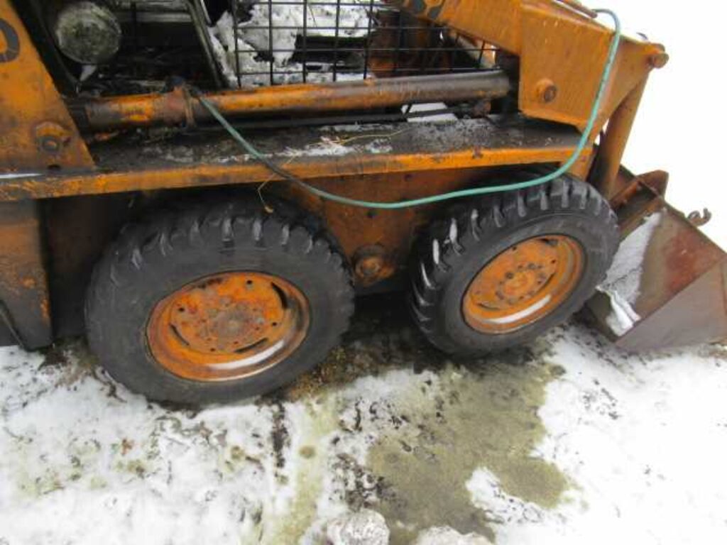 [Auction]: Case 1830 Skid Steer | Iowa | damaged | CAG
