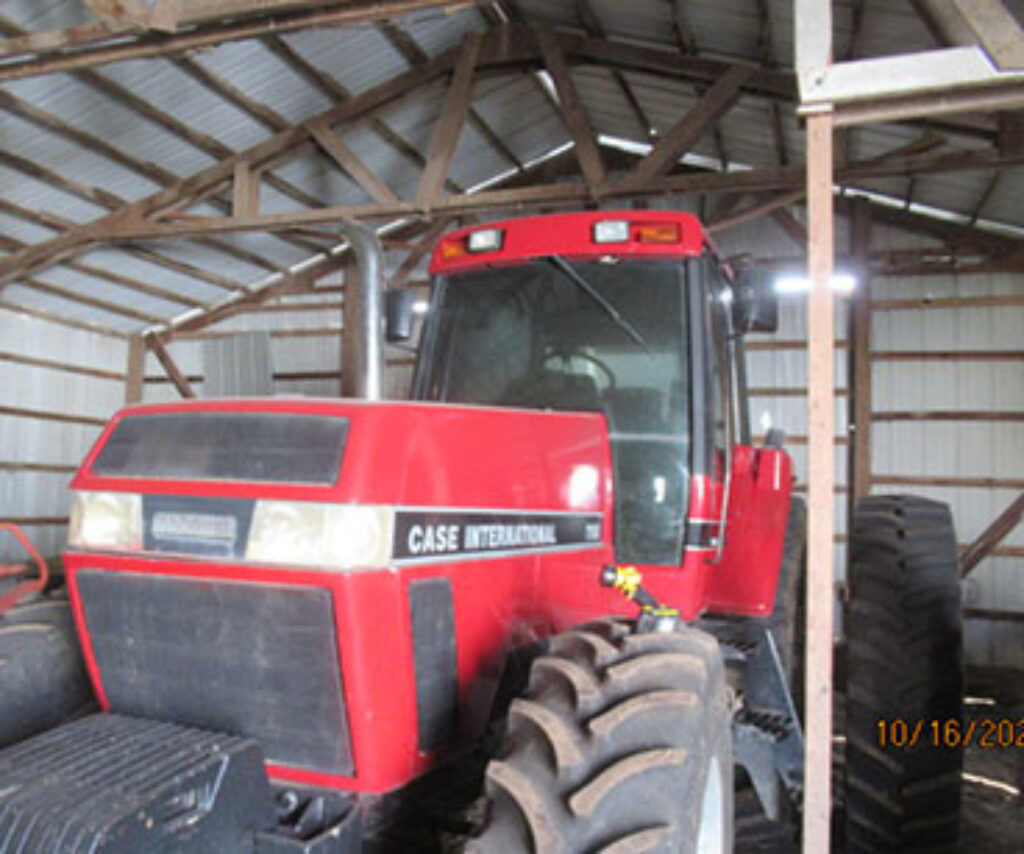 [Auction]: 1992 CASE IH 7150 Tractor | Est 6,000 hours miles | damaged ...