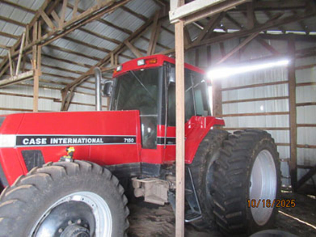 [Auction]: 1992 CASE IH 7150 Tractor | Est 6,000 hours miles | damaged ...