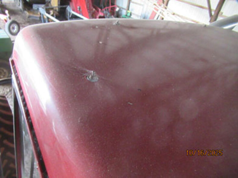 [Auction]: 1992 CASE IH 7150 Tractor | Est 6,000 hours miles | damaged ...