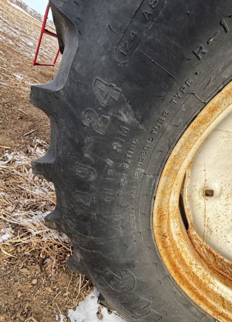[Auction]: 1989 Case IH 1680 Combine | Iowa | damaged | CAG