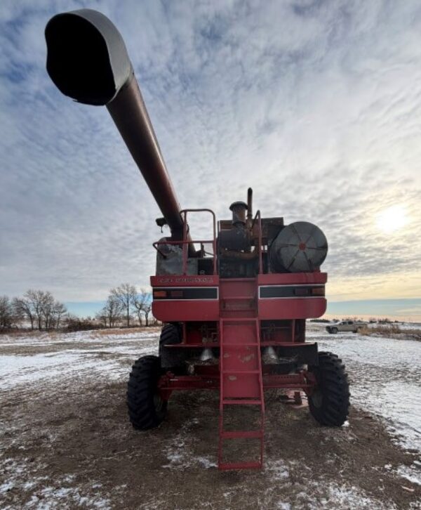 [Auction]: 1989 Case IH 1680 Combine | Iowa | damaged | CAG
