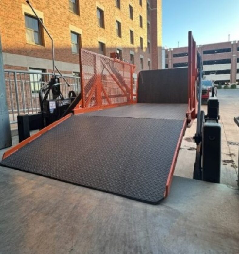 [Auction]: 2025 Superior Handling Equipment Cross Dock Speed Lift ...