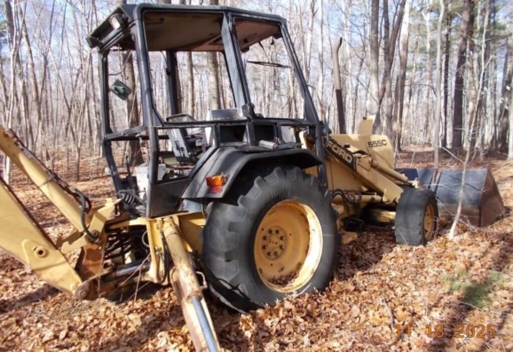 [Auction]: 1992 Ford New Holland 555C Backhoe | Connecticut | damaged | CAG
