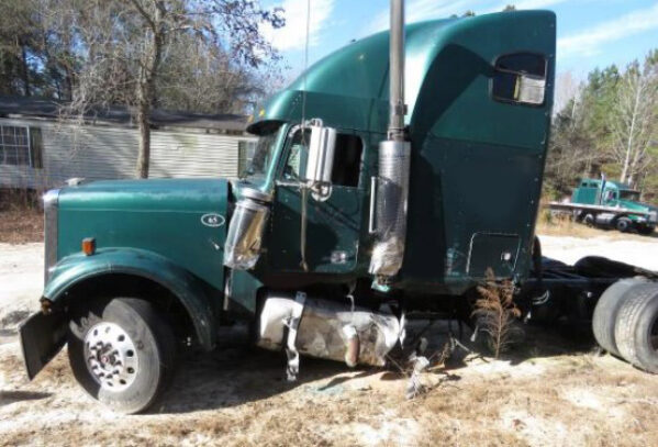 [Auction]: 1995 Freightliner FLD Classic | South Carolina | damaged | CAG