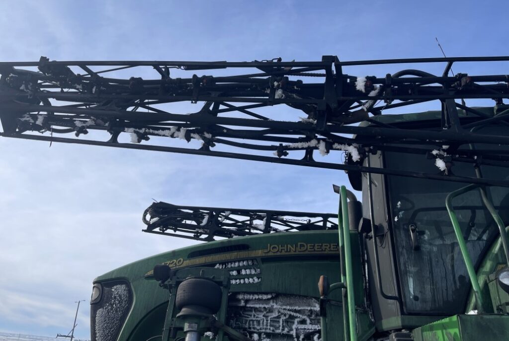 [Auction]: 2005 John Deere 4720 Self-Propelled Sprayer | est. 4,000 ...