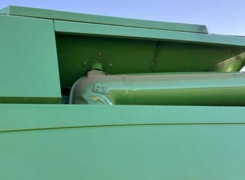 [Auction]: 2006 John Deere 9560 STSF Combine | Wisconsin | damaged | CAG