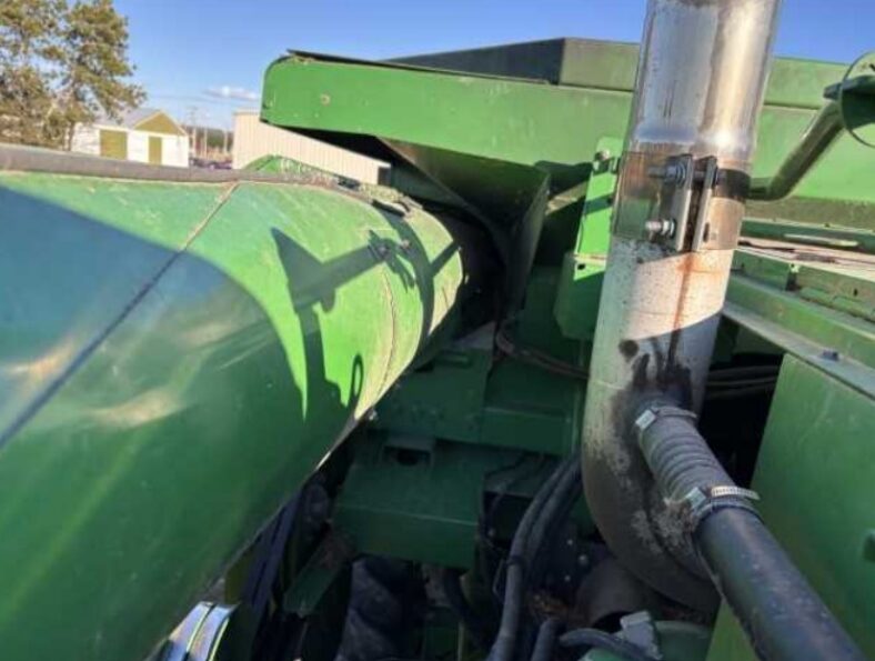 [Auction]: 2006 John Deere 9560 STSF Combine | Wisconsin | damaged | CAG