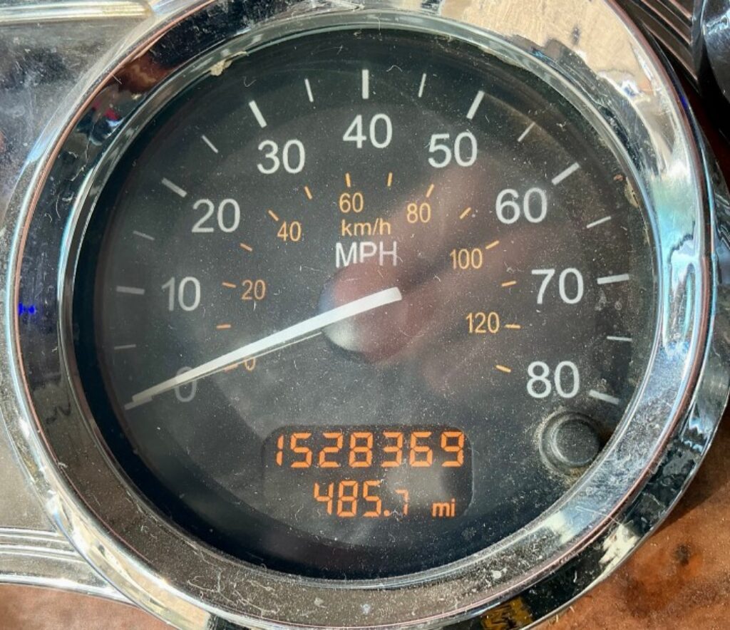 [Auction]: 2006 Peterbilt 386 | est. 1,528,369 miles miles | damaged | CAG