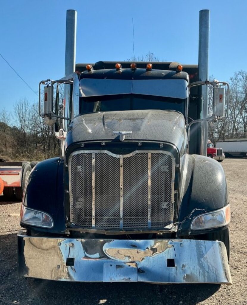 [Auction]: 2006 Peterbilt 386 | est. 1,528,369 miles miles | damaged | CAG