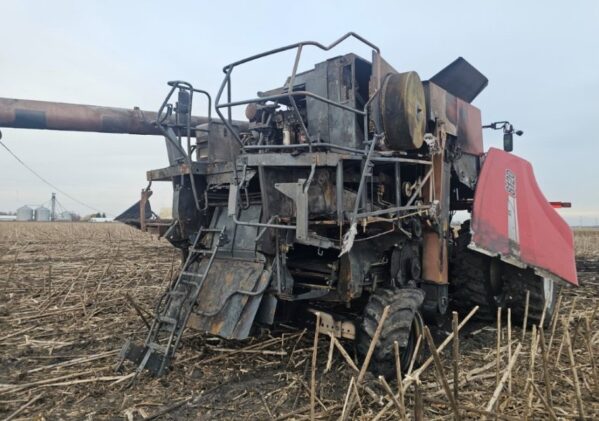 [Auction]: 2009 CASE IH 8120 Combine | Engine hours: est 3320 ...
