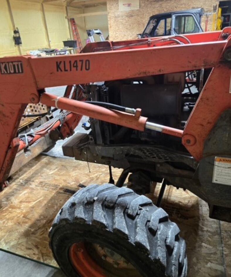[Auction]: 2010 Kioti DK40 Tractor | Indiana | damaged | CAG
