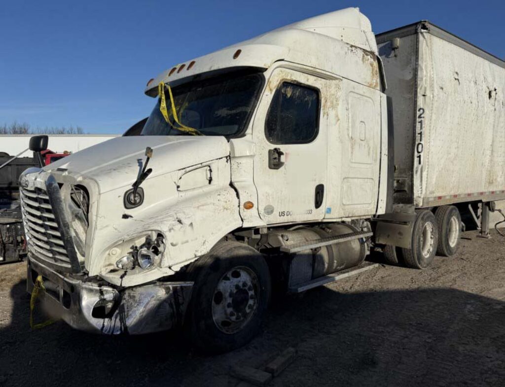 [Auction]: 2015 Freightliner Cascadia | est. 790,844 miles miles ...