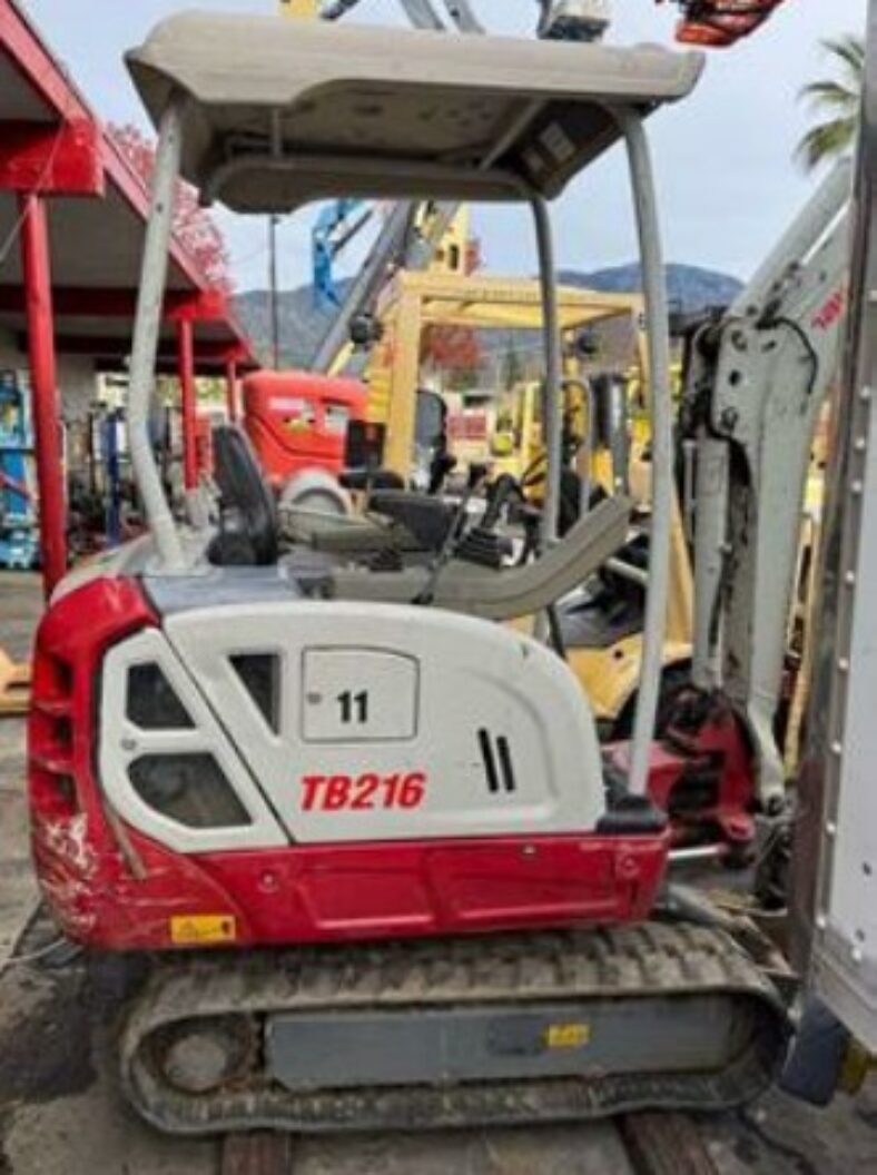 [Auction]: 2022 Takeuchi TB216R Mini Excavator | est. 1,246 hours miles ...