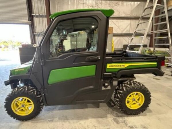 [Auction]: 2023 John Deere 835M Gator | est. 13 hours miles | damaged | CAG