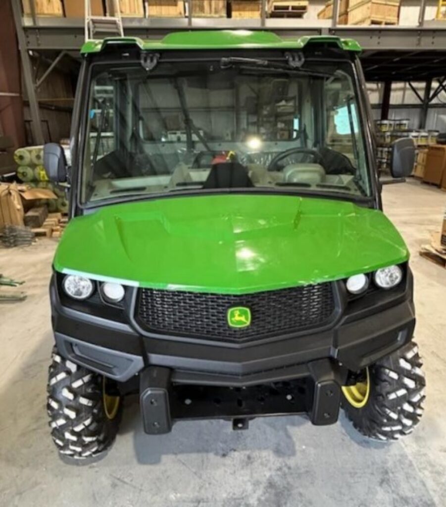 [Auction]: 2023 John Deere 835M Gator | est. 13 hours miles | damaged | CAG