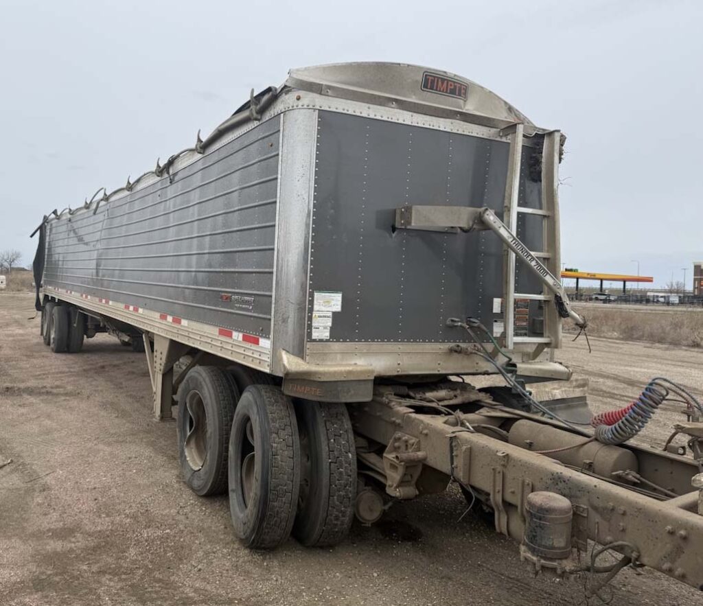 [Auction]: 2024 Timpte Grain Trailer | South Dakota | damaged | CAG