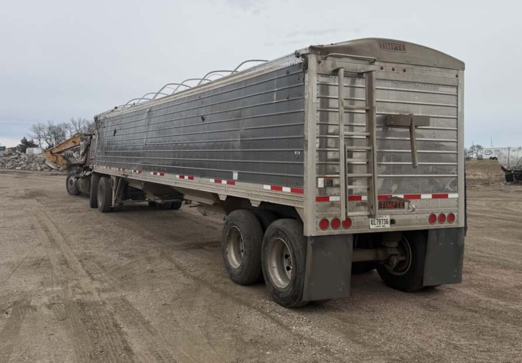[Auction]: 2024 Timpte Grain Trailer | South Dakota | damaged | CAG