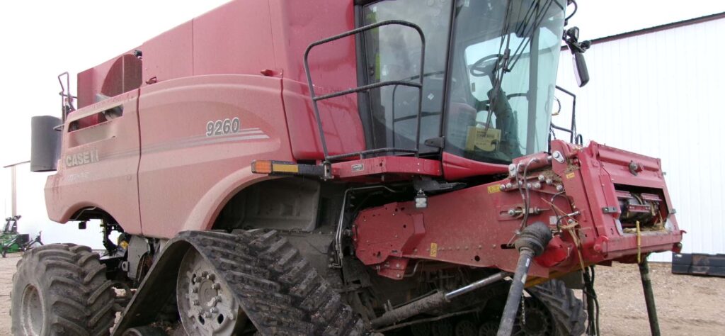 [Auction]: 2025 CASE IH 9260 Combine | Engine hours: est 330; Separator ...