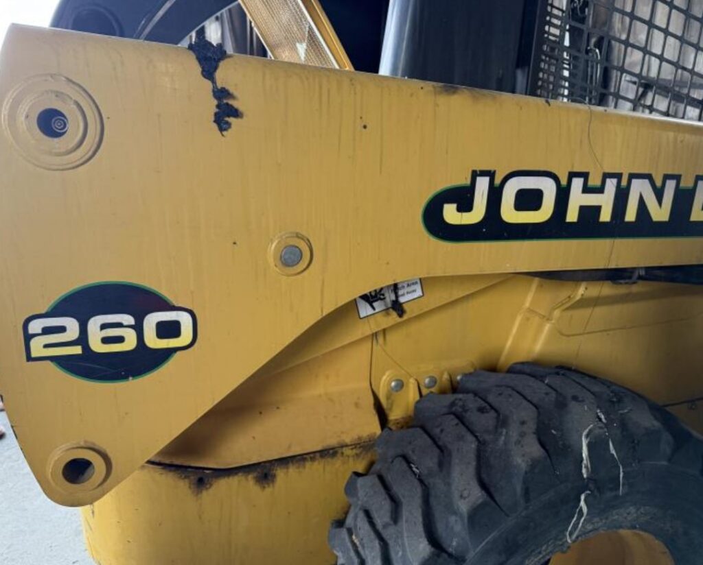 [Auction]: 1999 John Deere 260 Skid Steer | Nebraska | damaged | CAG