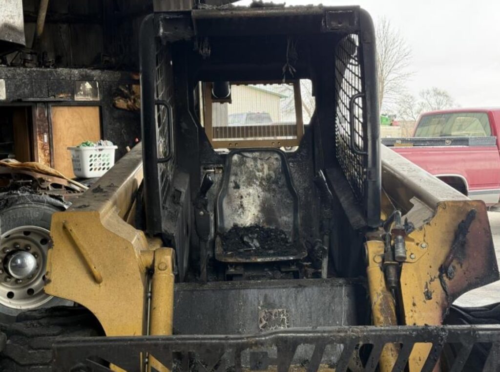 [Auction]: 1999 John Deere 260 Skid Steer | Nebraska | damaged | CAG