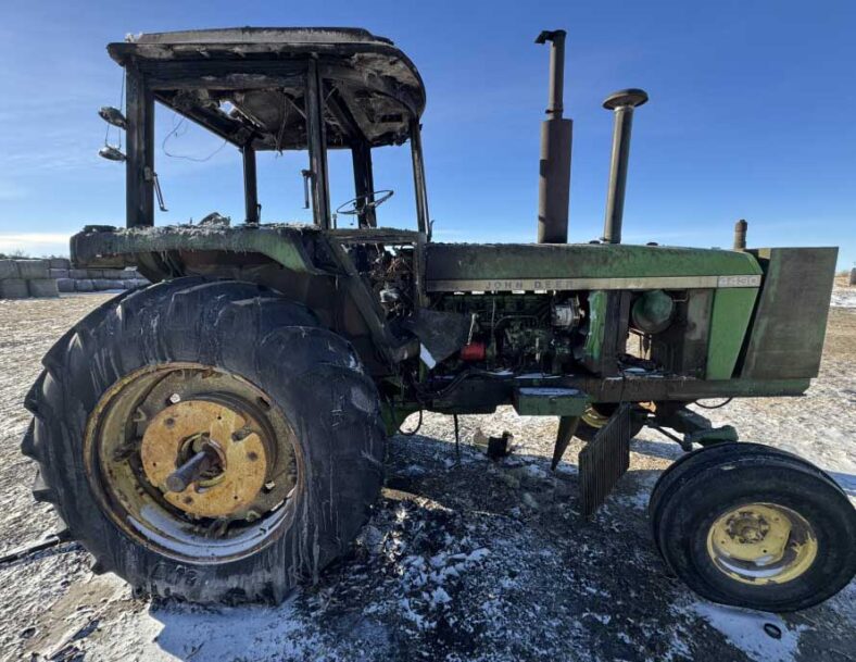 [Auction]: John Deere 4430 Tractor | North Dakota | damaged | CAG