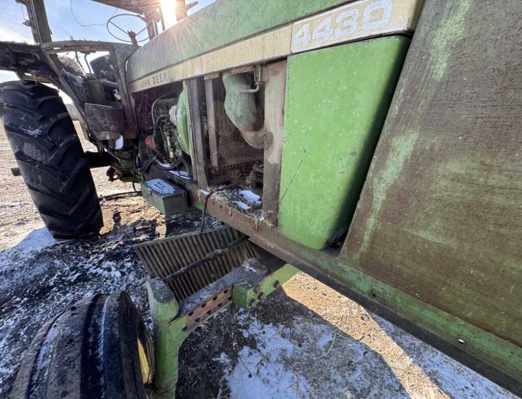 [Auction]: John Deere 4430 Tractor | North Dakota | damaged | CAG