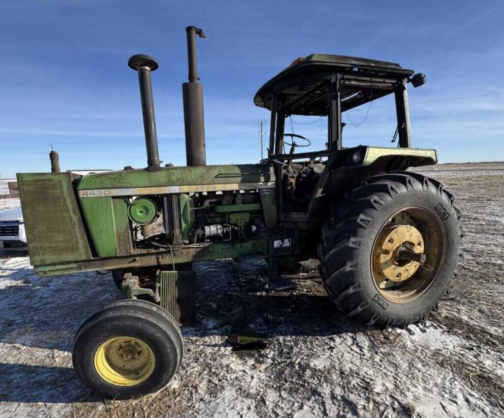 [Auction]: John Deere 4430 Tractor | North Dakota | damaged | CAG