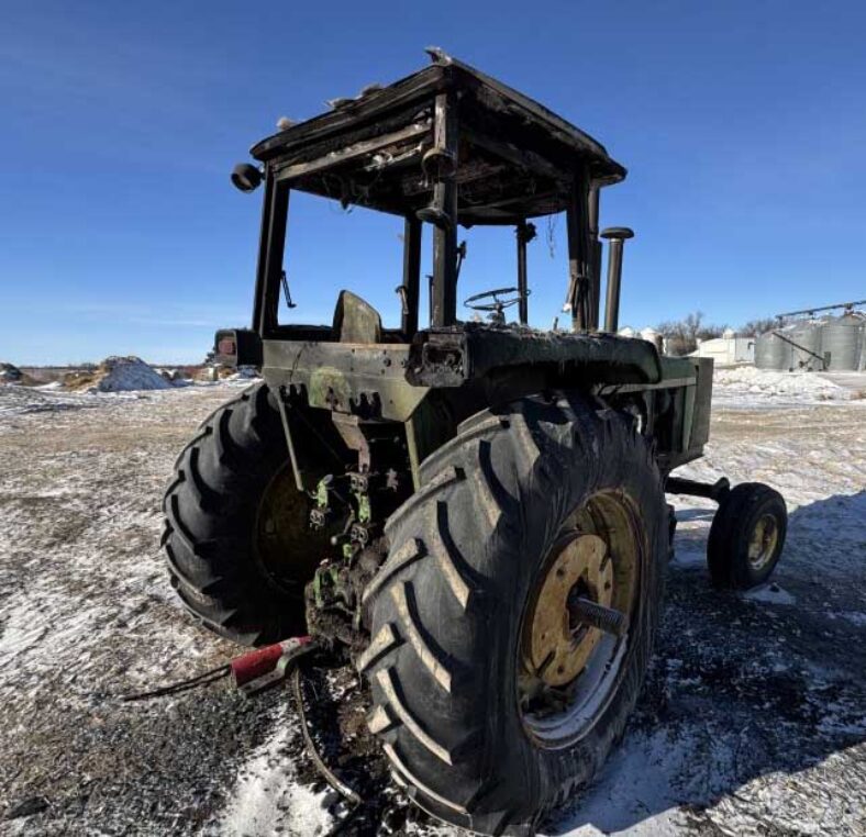 [Auction]: John Deere 4430 Tractor | North Dakota | damaged | CAG