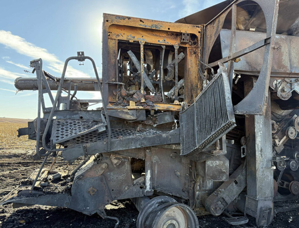 [Auction]: John Deere 9670 Combine | Est 2200 Engine Hours; Est 1700 ...