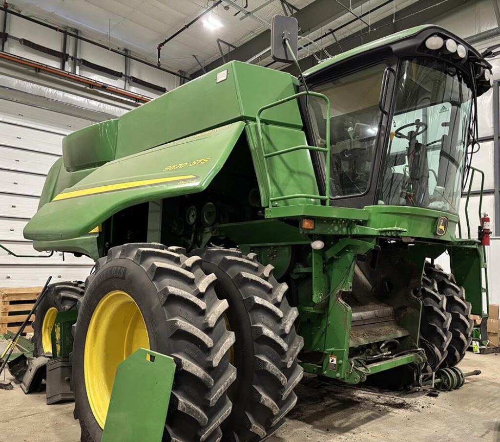 [Auction]: 2009 John Deere 9670 Combine | Ohio | damaged | CAG