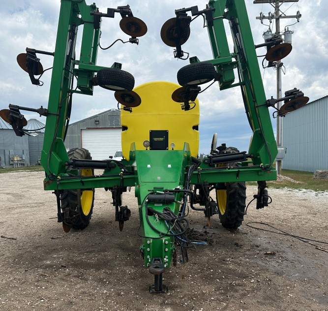 [Auction]: 2014 Schaben Fertilizer Applicator | Nebraska | damaged | CAG