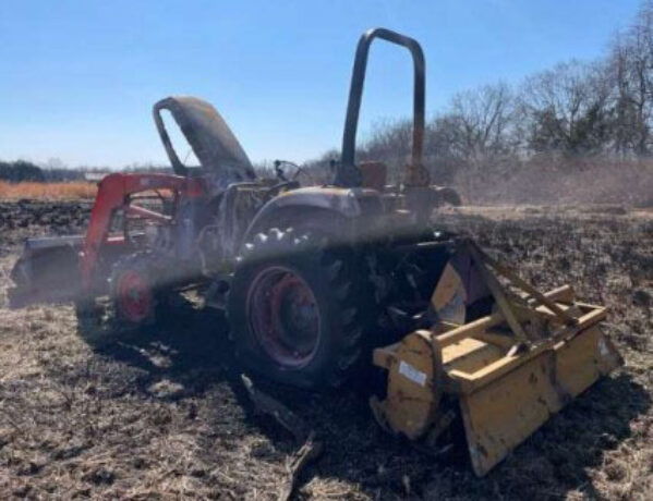 [Auction]: 2008 Kioti DK40SE Tractor | est. 600 hours miles | damaged | CAG