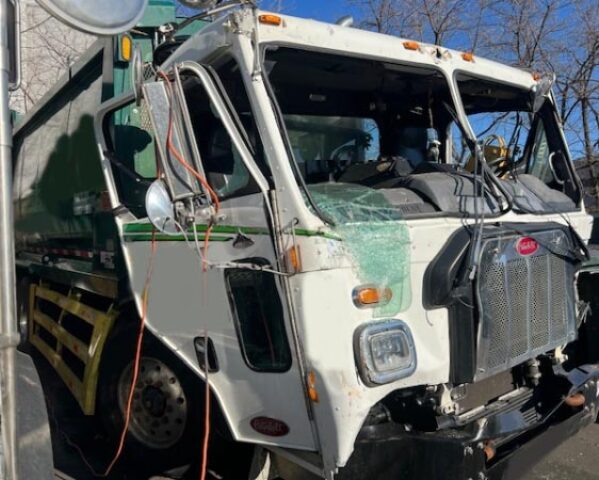 [Auction]: 2023 Peterbilt 520 Garbage Truck | est. 37,721 miles miles ...