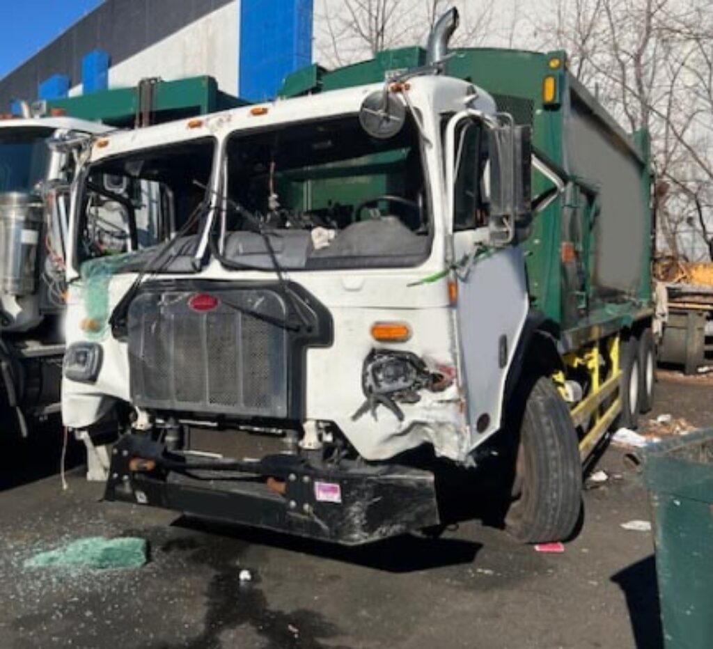 [Auction]: 2023 Peterbilt 520 Garbage Truck | est. 37,721 miles miles ...