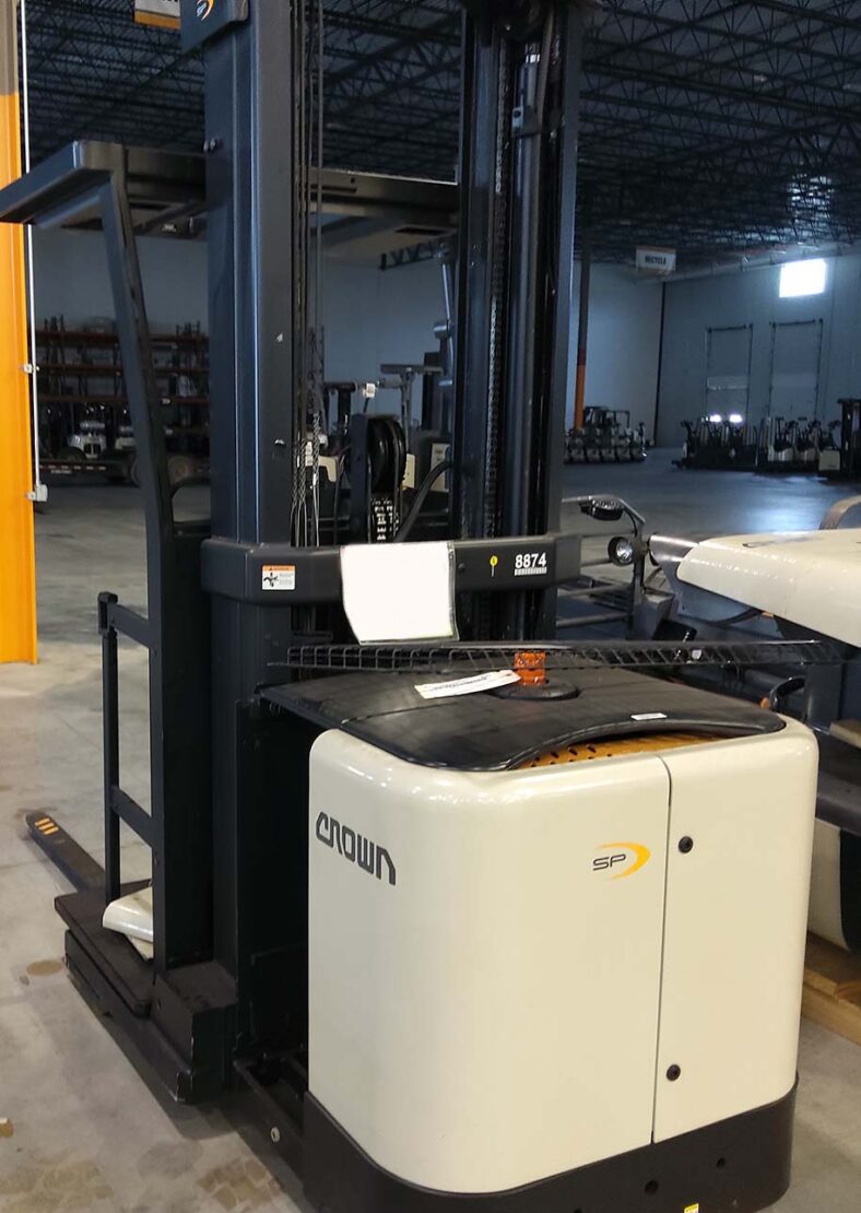 [Auction]: 2025 Crown SP3520-30 Stock Picker | Florida | damaged | CAG
