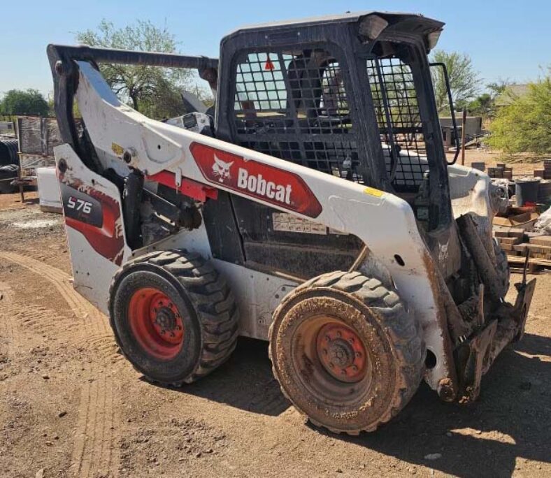 [Auction]: 2023 Bobcat S76 Skid Steer | est 300 hours miles | damaged | CAG