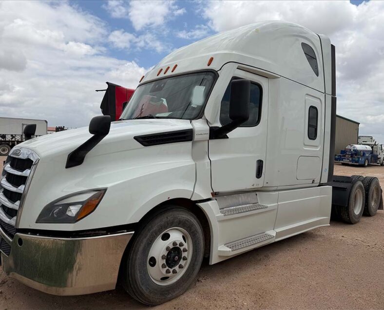 [Auction]: 2023 Freightliner New Cascadia | est. 614,115 miles miles ...